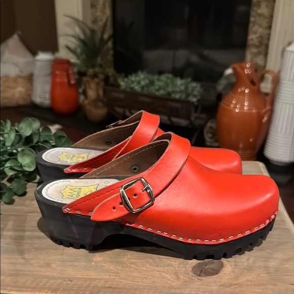 AM Toffeln | Shoes | Amtoffeln Swedish Style Clogs In Red Orange 0 ...